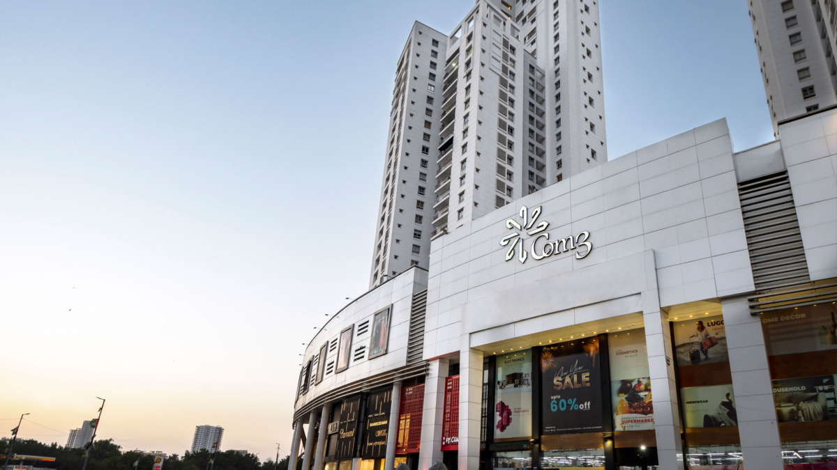 COM 3 Karachi, Pakistan – LOCii INC